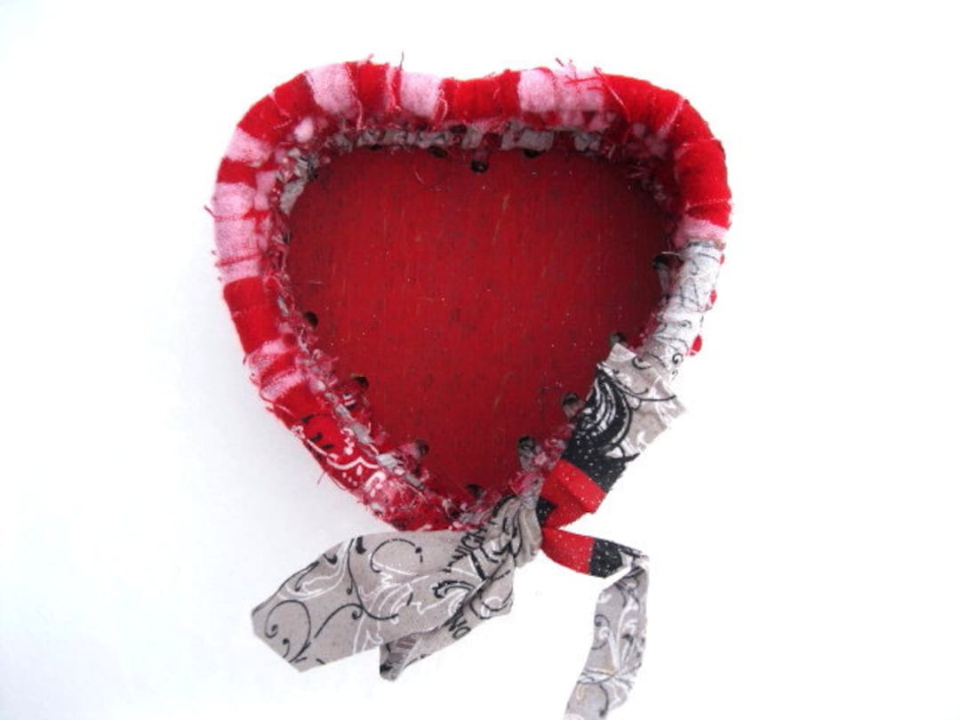 HEARTACHE Little Heart Shaped BASKET - Etsy