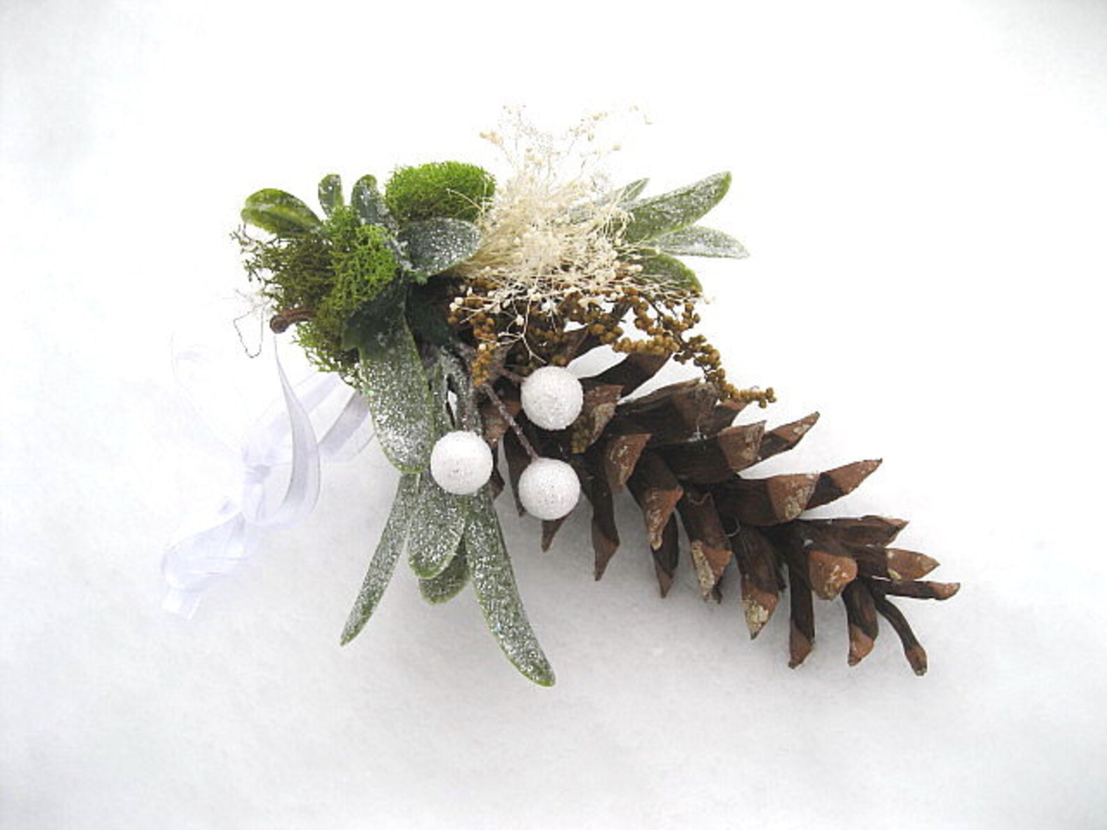 MISTLETOE PINE CONE Hanging Tree Nature Ornament | Etsy