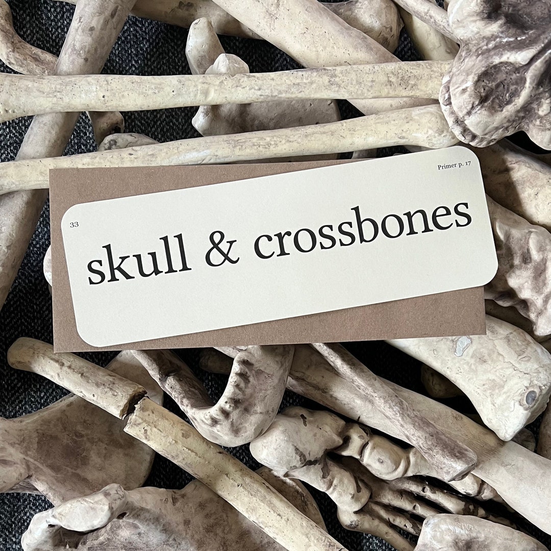 XL Skull & Crossbones Flash Card Halloween Fun Spooky Party Invitation ...