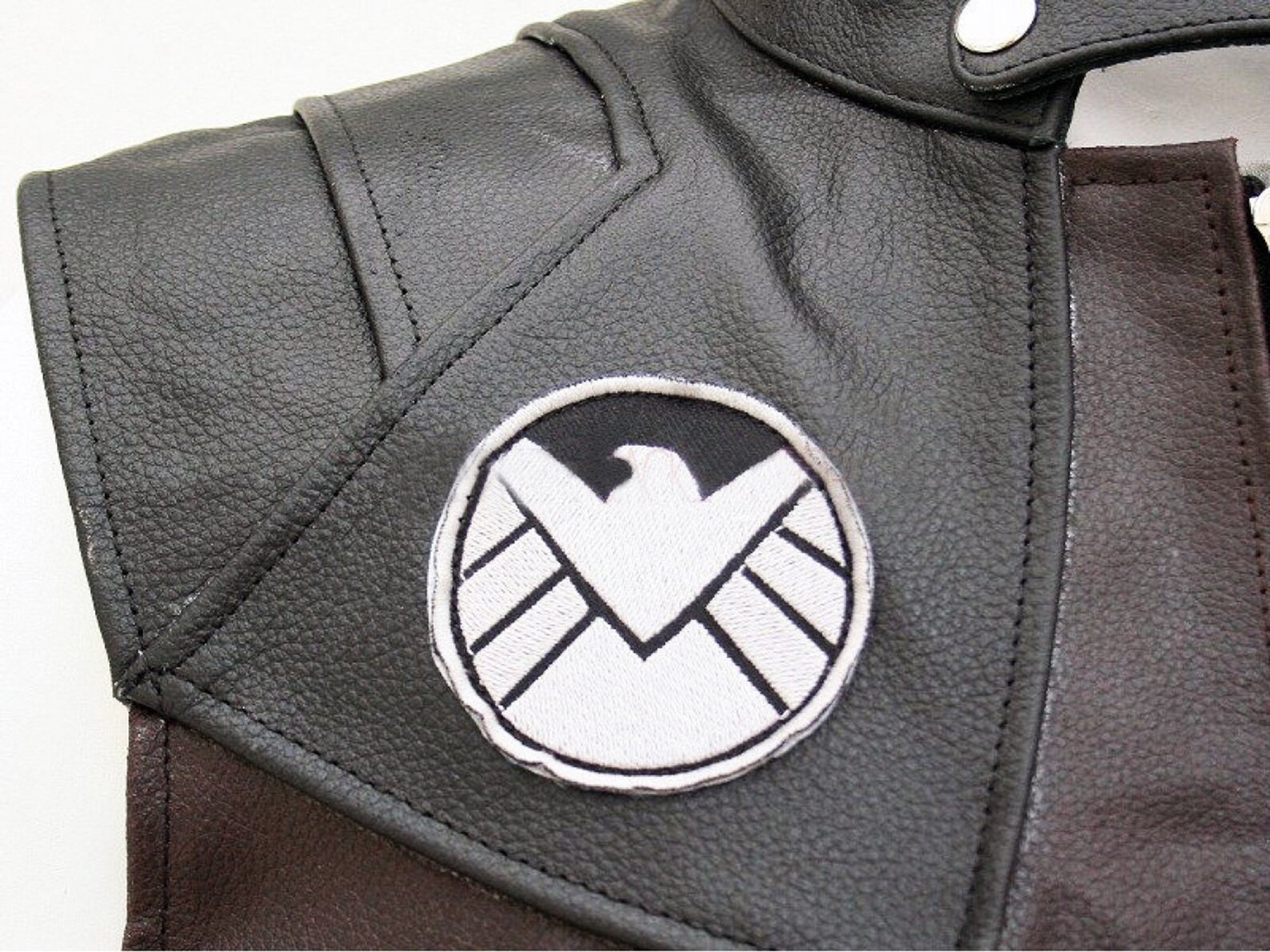 Mens Hawkeye the Avengers Fashionable Formal Motorcycle Biker Genuine ...