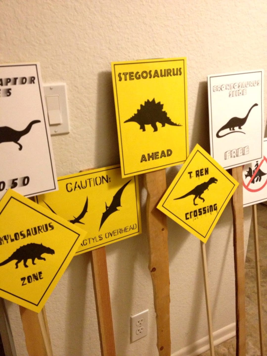 PDF: Set of 7 Dinosaur Crossing Signs - Dinosaur Themed Party Warning ...
