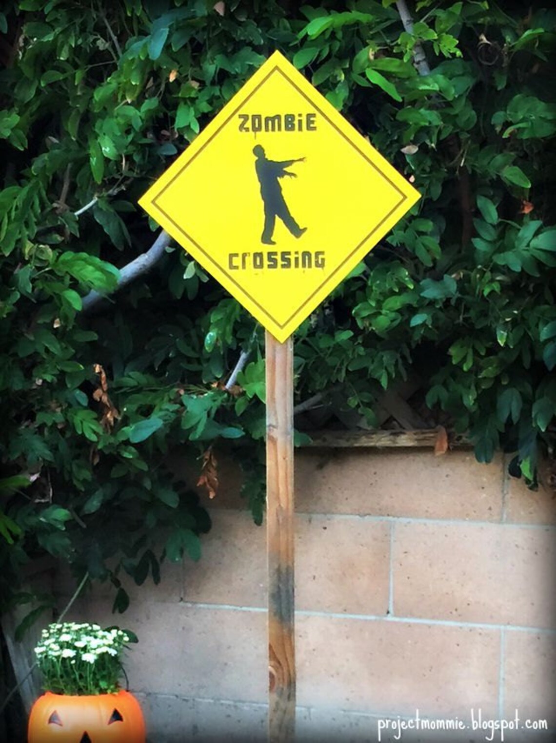 PDF: Zombie Crossing Sign 2 Halloween Crossing Sign Party | Etsy