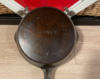Vintage Pre Wagner Extremely Rare SIDNEY HOLLOWWARE Cast Iron SKILLET ...