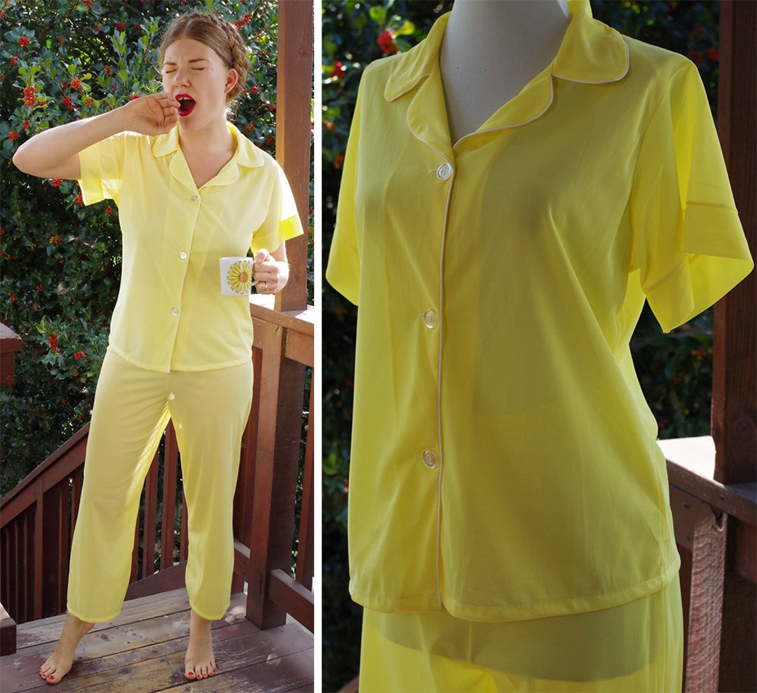 SUNNY 1960's Vintage Bright Yellow Pjs With White Piping // Size Small ...
