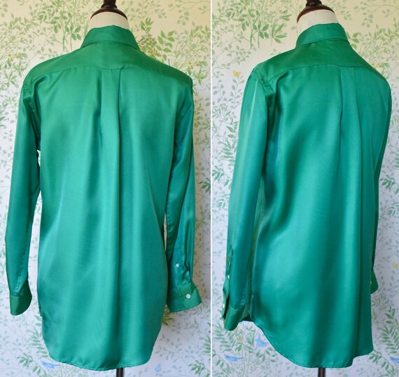 VIBRANT 1970's 80's Vintage Solid Kelly Green Button … - Gem