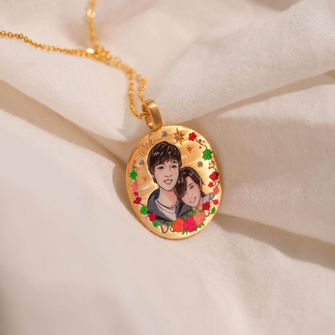 Custom Person Photo Necklace, Picture Necklace, Personalized Enamel ...