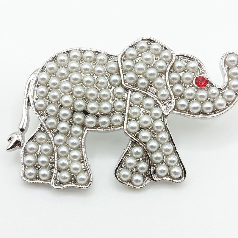 Elephant Brooch' - Etsy
