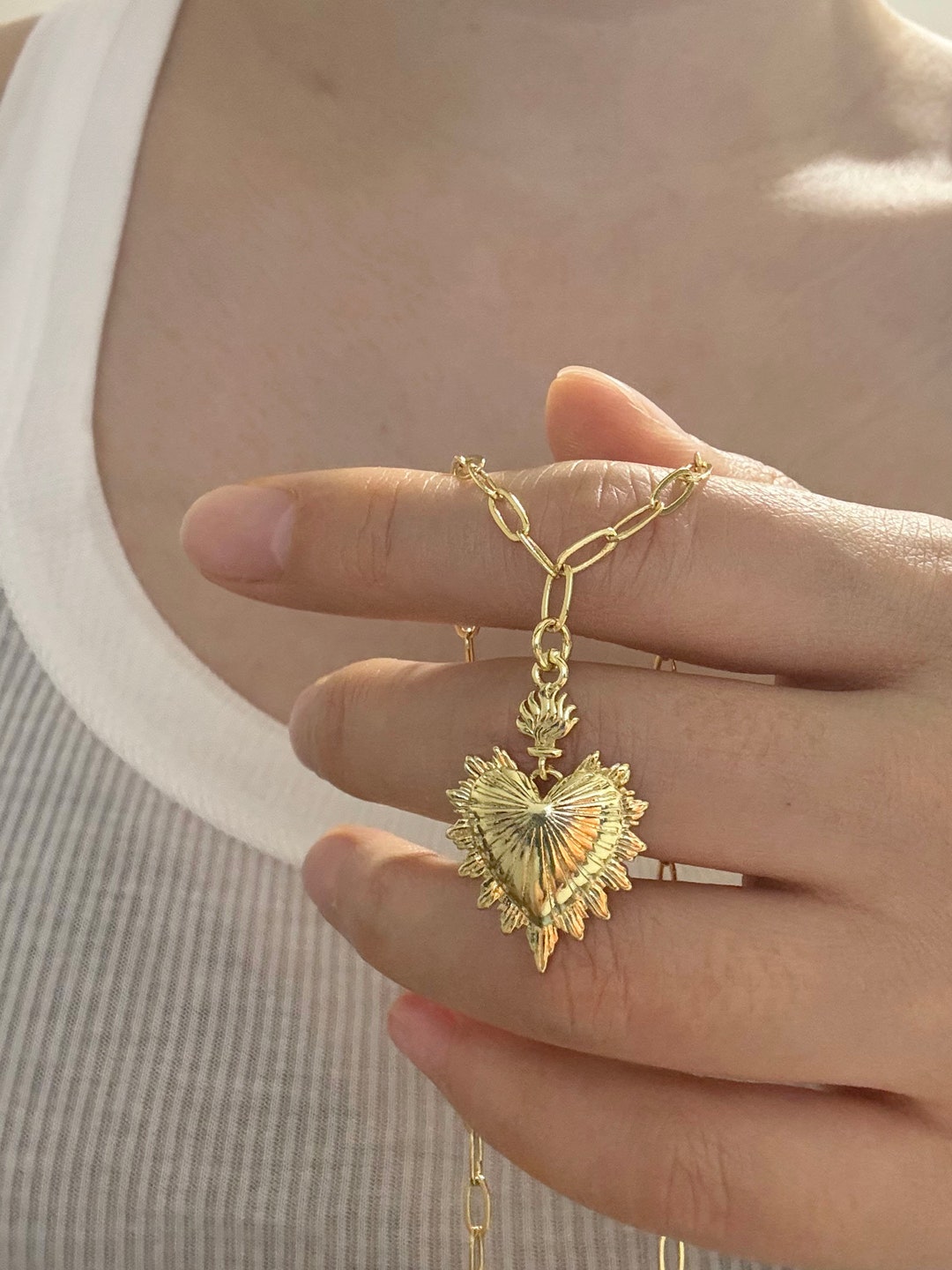 Sacred Heart of Jesus Necklace. Catholic Necklace. Protection Jewelry ...