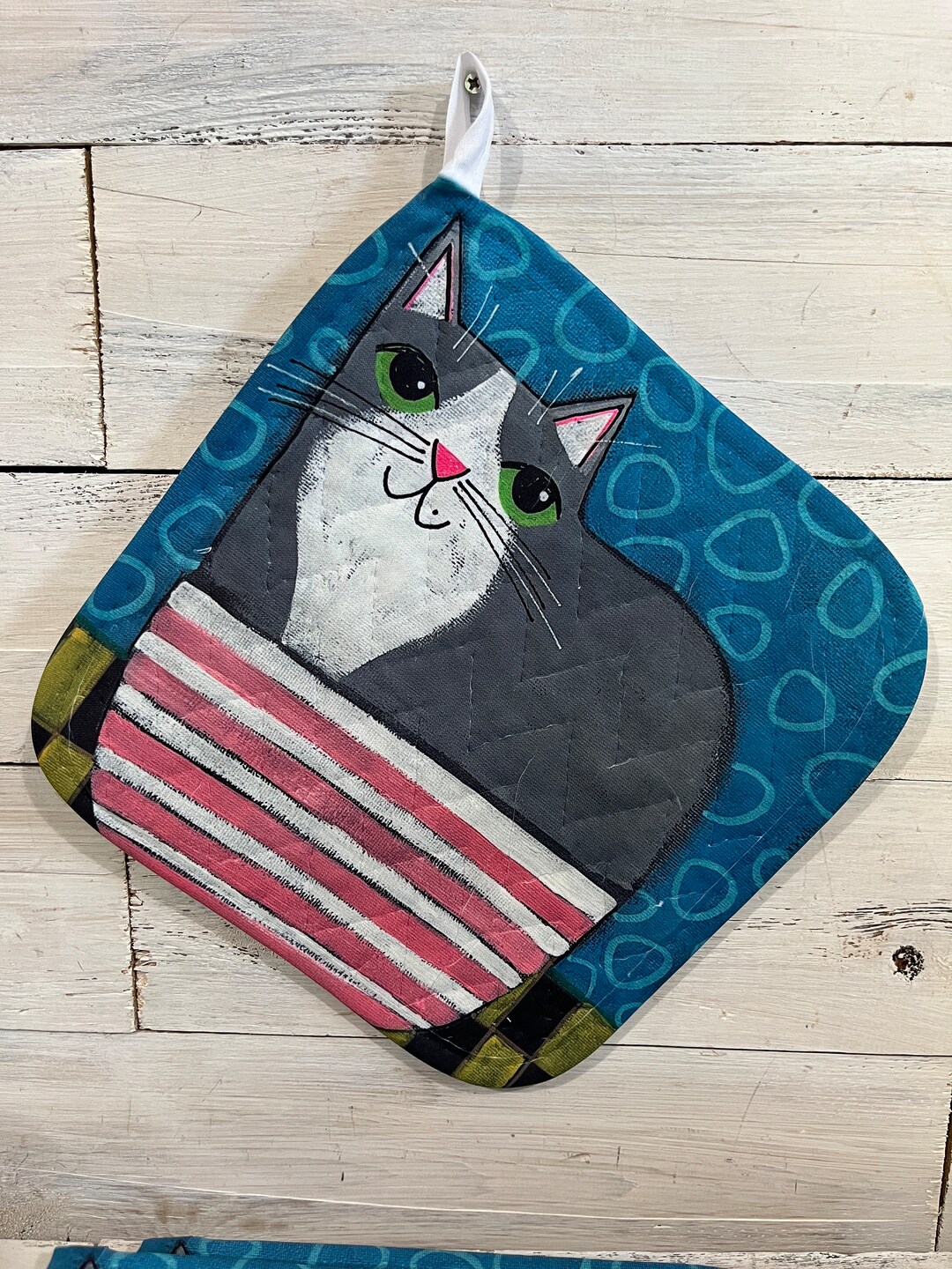 Gray and White CAT in Vintage Pyrex Bowl Pot Holder by Jenny Elkins ...