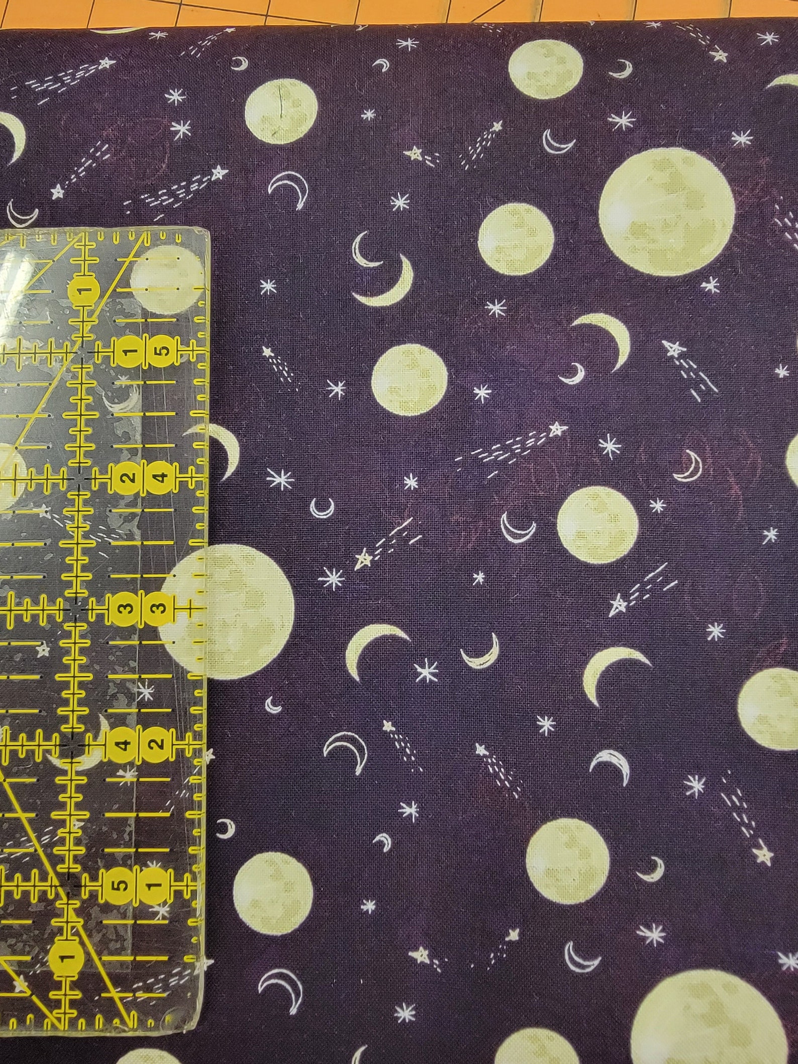 1 Yard Full Moons and Crescent 2902-59 Cotton Fabric Blank Textiles - Etsy