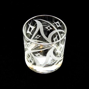 Windsor Diamonds Rocks Glass - Modern Art Glassware - Custom Etched ...