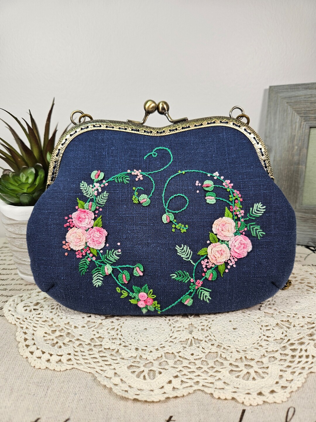 Handmade Floral Embroidered Linen Frame Bag, Kisslock Purse - Etsy