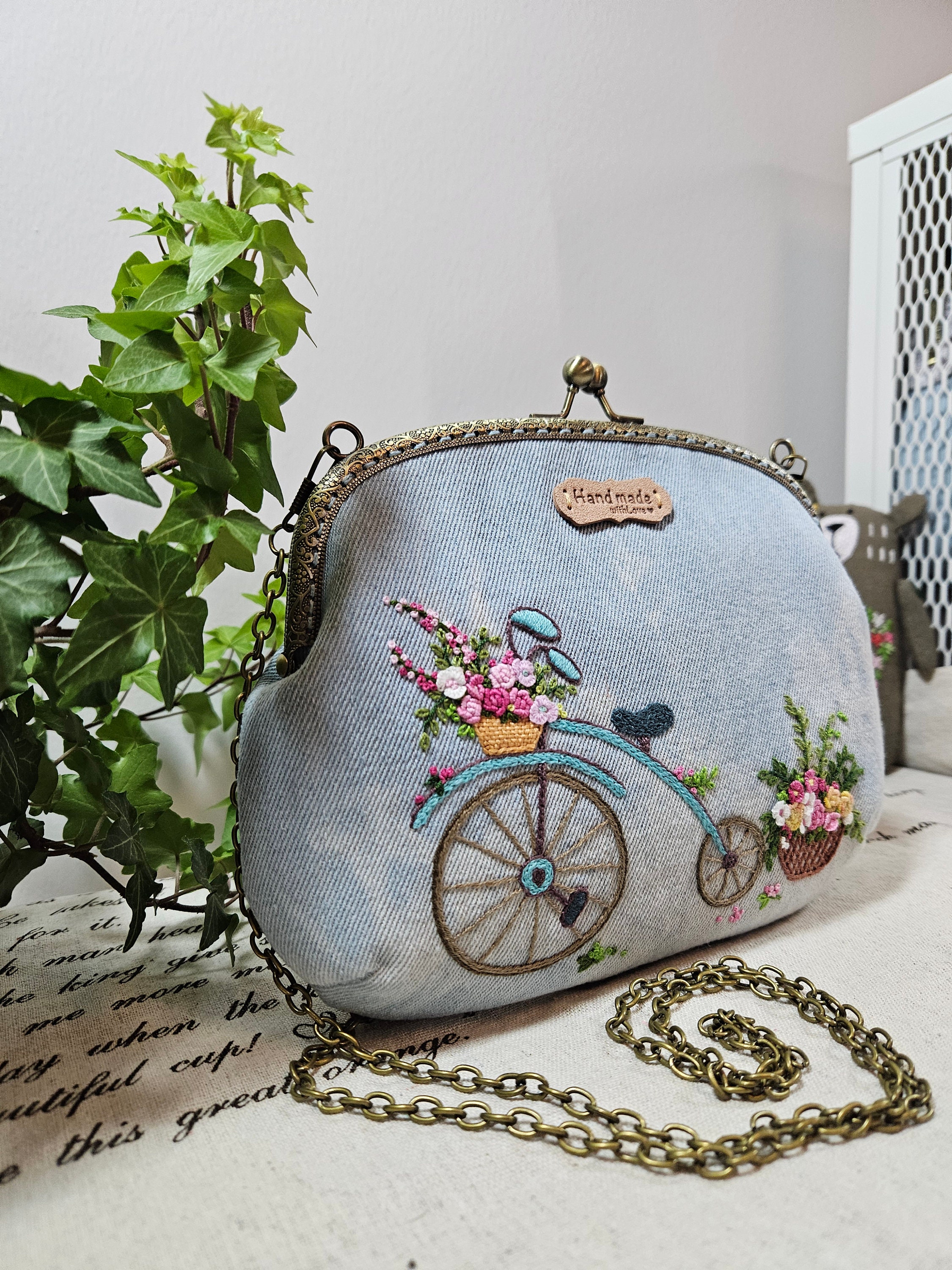 Hand Embroidered Bag, Kisslock Frame Purse, Handmade Shoulder Bag, Tote ...