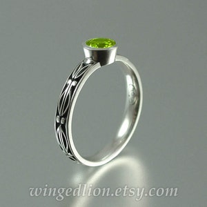 AUGUSTA Sterling Silver Ring With Peridot - Etsy