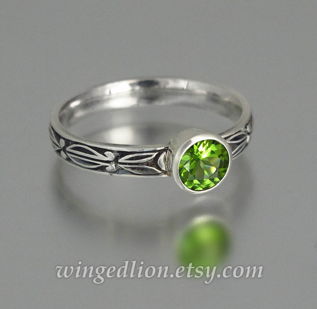 AUGUSTA Sterling Silver Ring With Peridot - Etsy