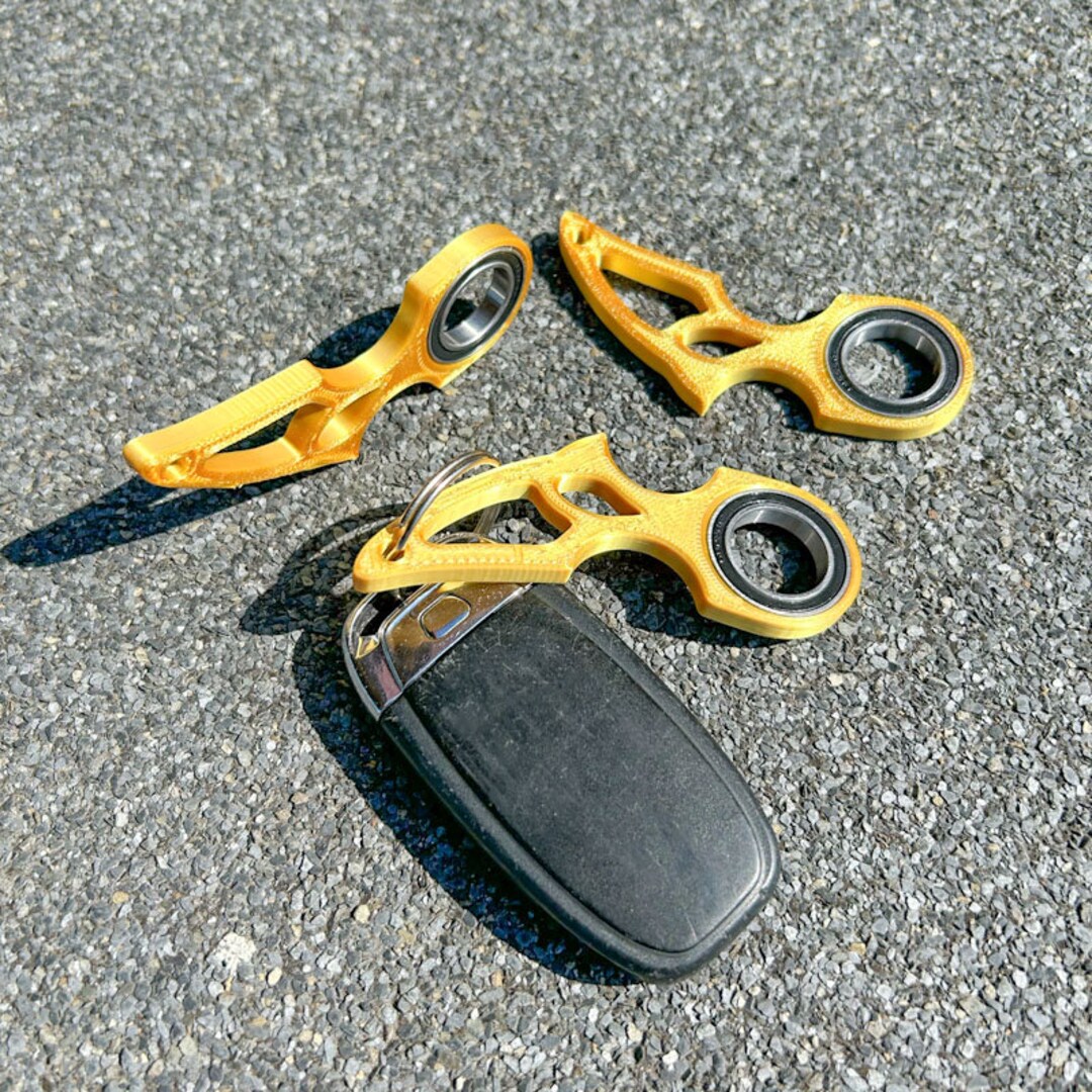 Karambit, SHARK Style Keychain GOLD Edition Key Spinner for Cool Moves ...