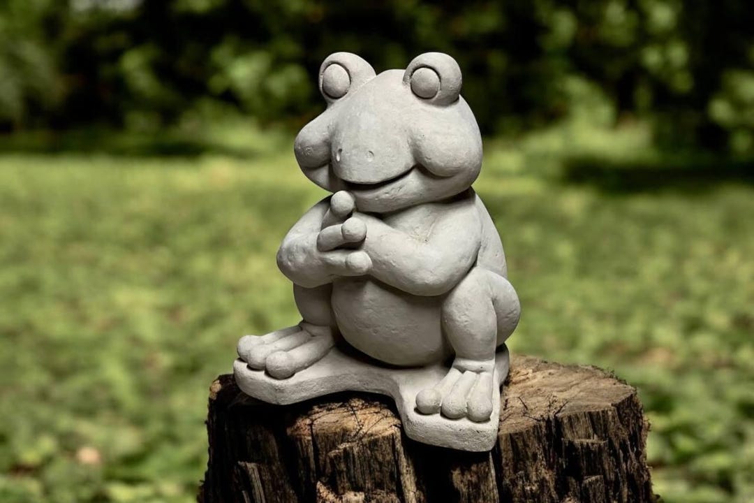 Sitting Frog Figure | Concrete Standing Frog 12" | Animal Yard Art ...