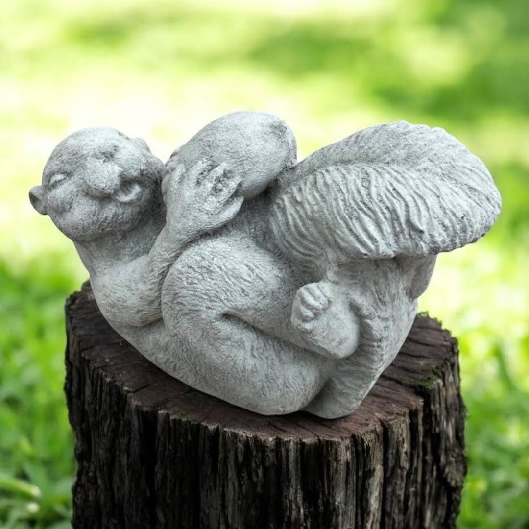 Lawn Squirrel Statue | Yard Animal Figurine 5" | Squirrel With Nut ...