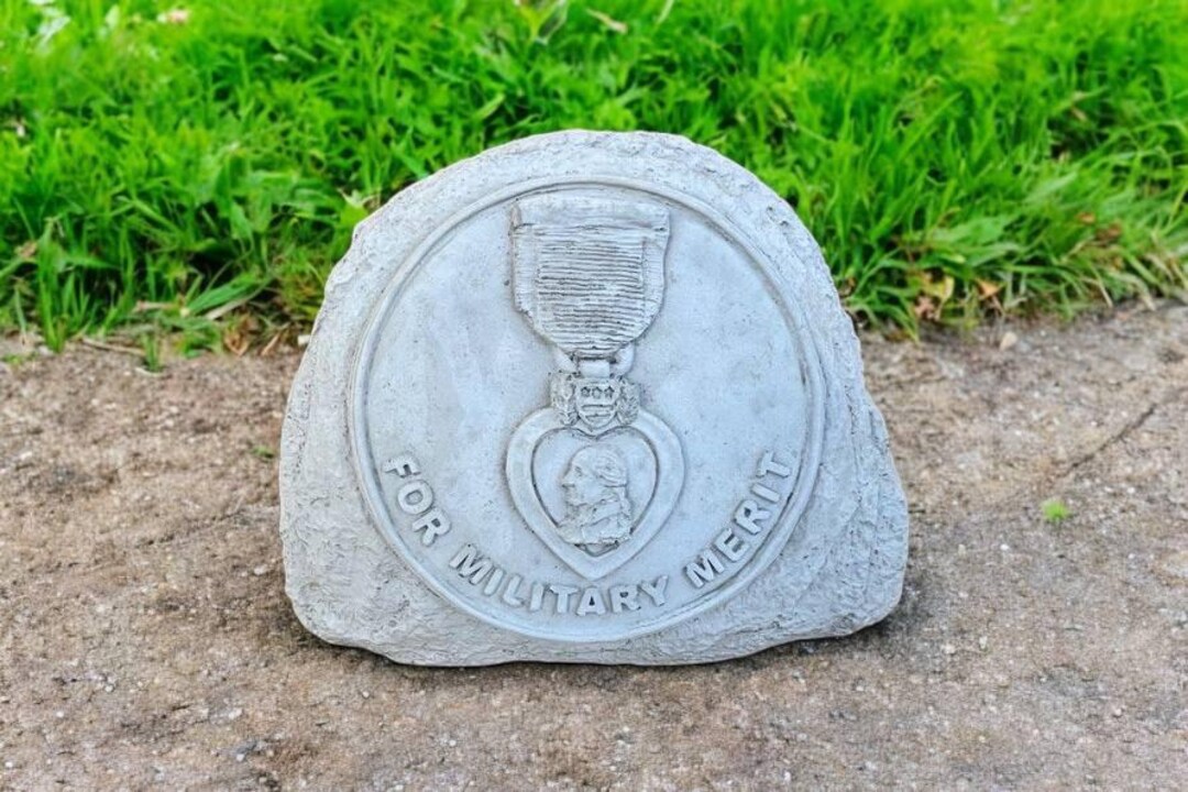 Soldier Grave Statue | Concrete Military Merit Rock 8" | Stone Veteran ...