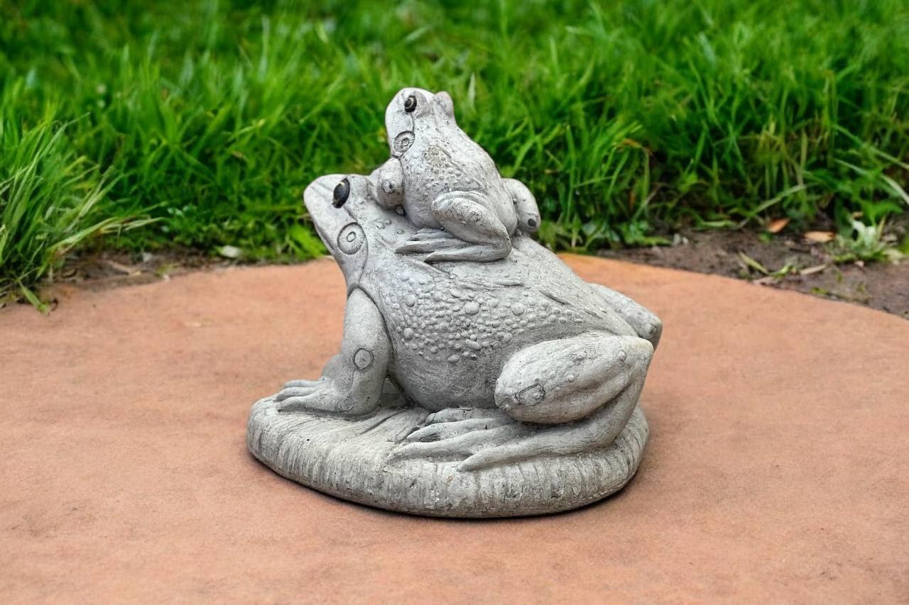 Stone Two Frogs Yard Figure Concrete Couple of Toads Statue 8 Garden ...