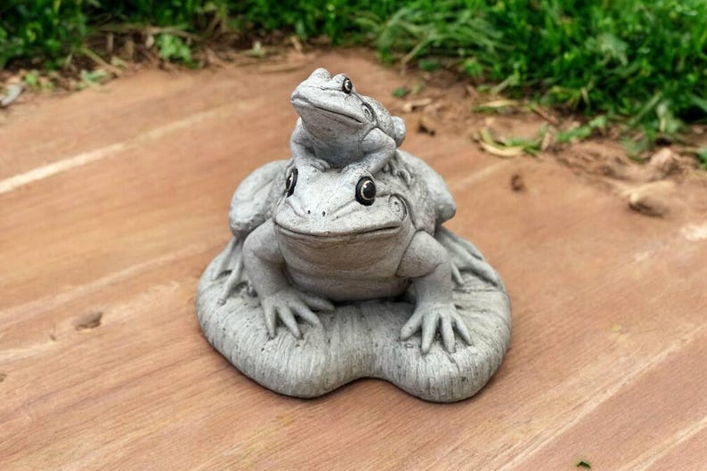 Stone Two Frogs Yard Figure Concrete Couple of Toads Statue 8 Garden ...