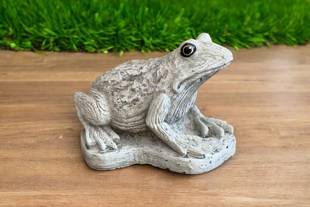 Frog Figurine | Stone Frog on Base 5'' | Animal Ornament | Frog Garden ...