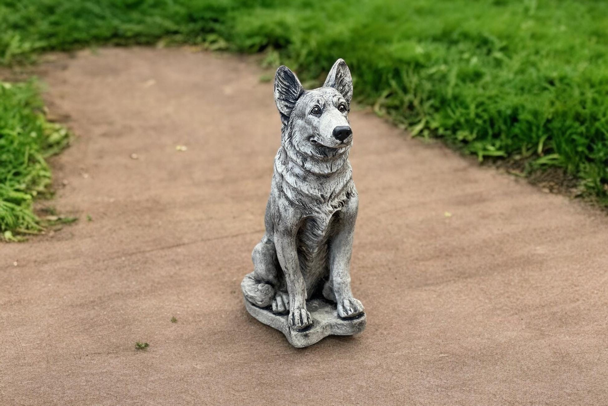 Sitting German Shepherd Memorial Statue | Pet Loss Gift 14" | Garden ...