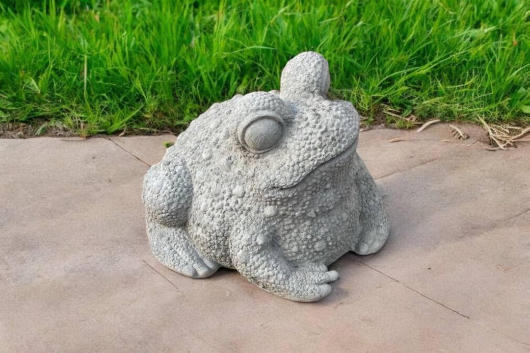 Large Toad Figurine | Stone Frog Lawn Statue 11" | Frog Lover Gift ...