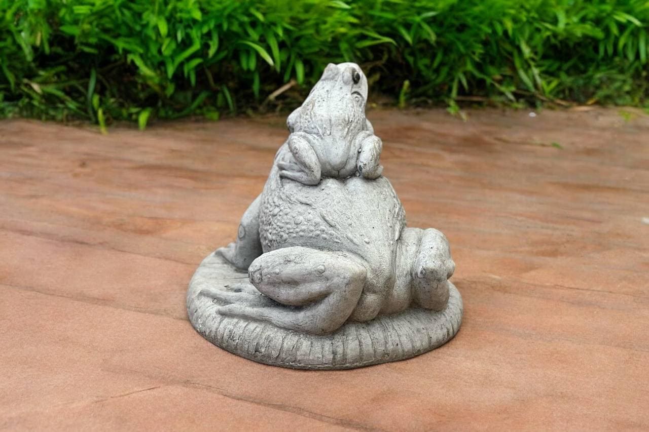Stone Two Frogs Yard Figure Concrete Couple of Toads Statue 8 Garden ...