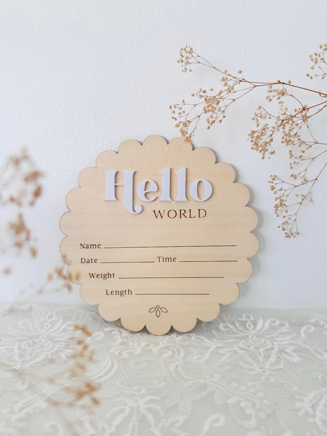 Hello World Scalloped Sign for Newborn Photos - Etsy