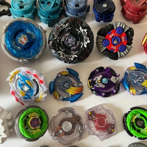 Vintage Bey Blade Collectible Toys Beyblade Mixed Lot Tops Tomy Hasbro ...