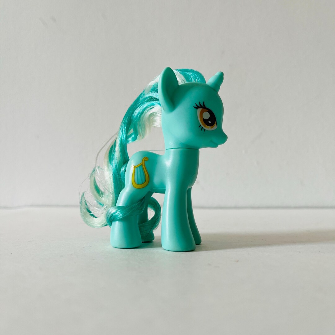 My Little Pony Figure MLP G4 Lyra 3.25” Brushable Pony (hasbro) My ...