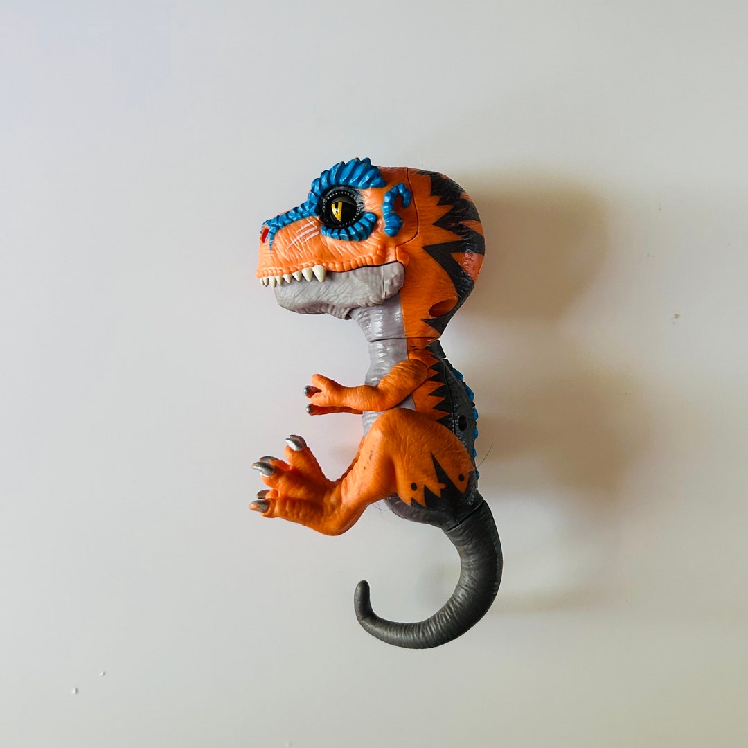 Fingerling Interactive BONES T REX Dinosaur Untamed Electronic Pet ...