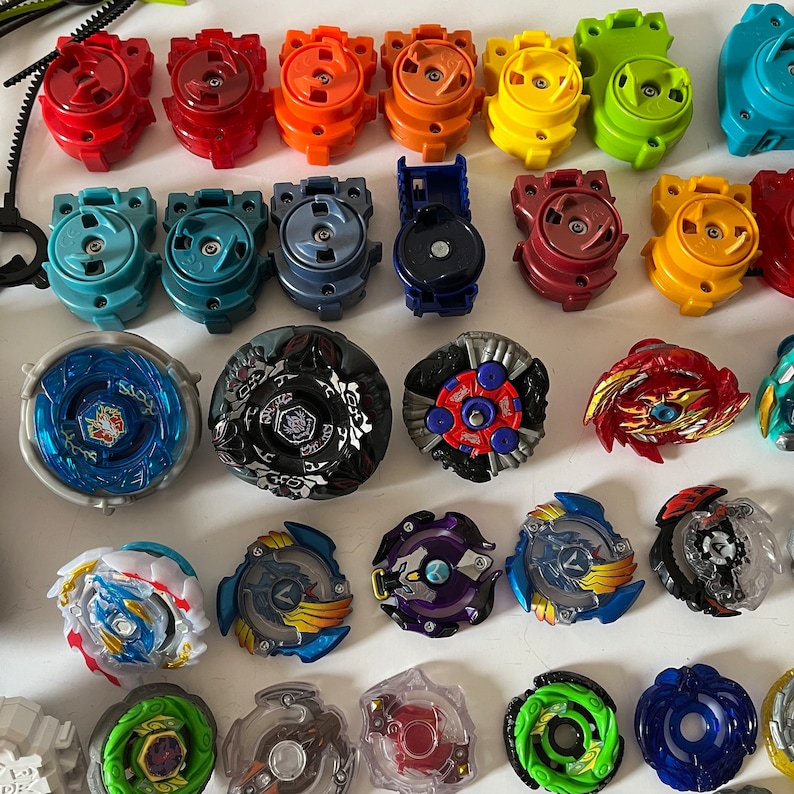 Vintage Bey Blade Collectible Toys Beyblade Mixed Lot Tops Tomy Hasbro ...