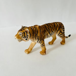 Mojo Plastic Toy Tiger Animal Figure Tiger Figurine Plastic Toy Animal ...