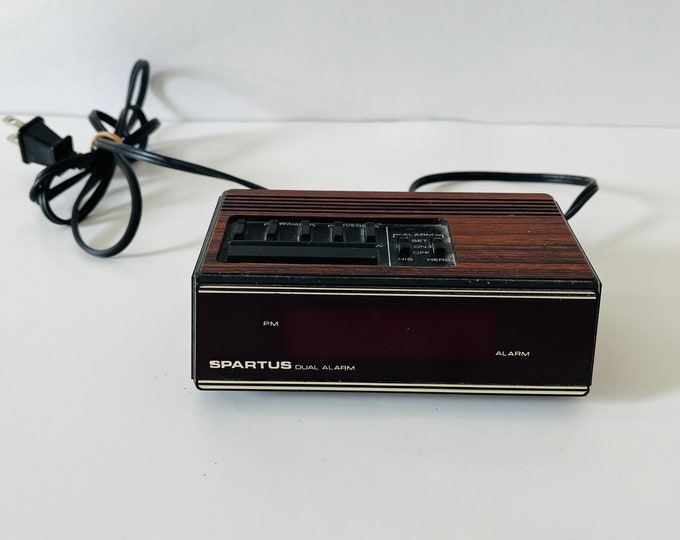 Vintage Spartus Digital Alarm Clock Model 1148-C1 Red LED Simulated ...