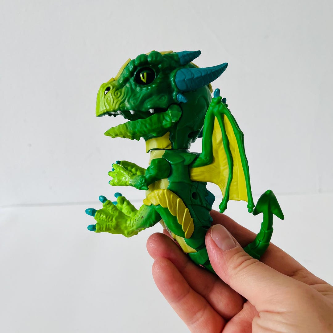 Retired Fingerling Interactive Untamed Electronic Pet Untamed Dragon ...