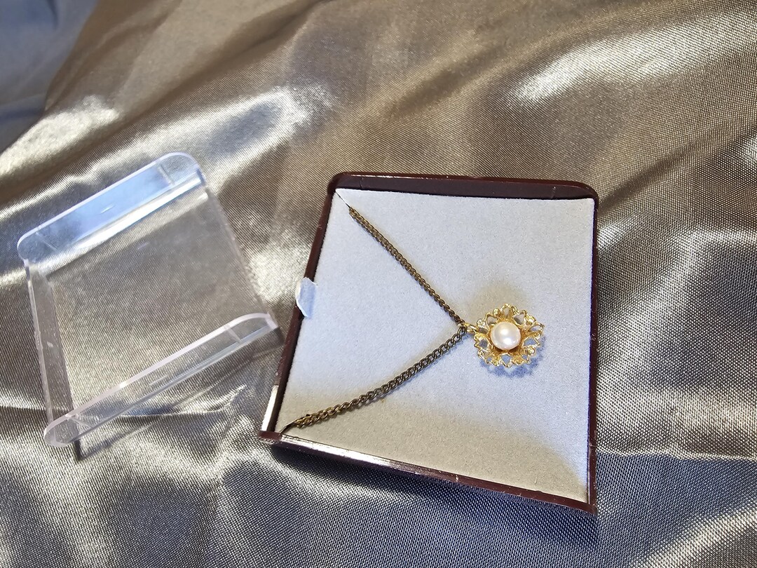 Ronte of Beverly Hills "the Filigree Flower" Pendant Necklace. - Etsy