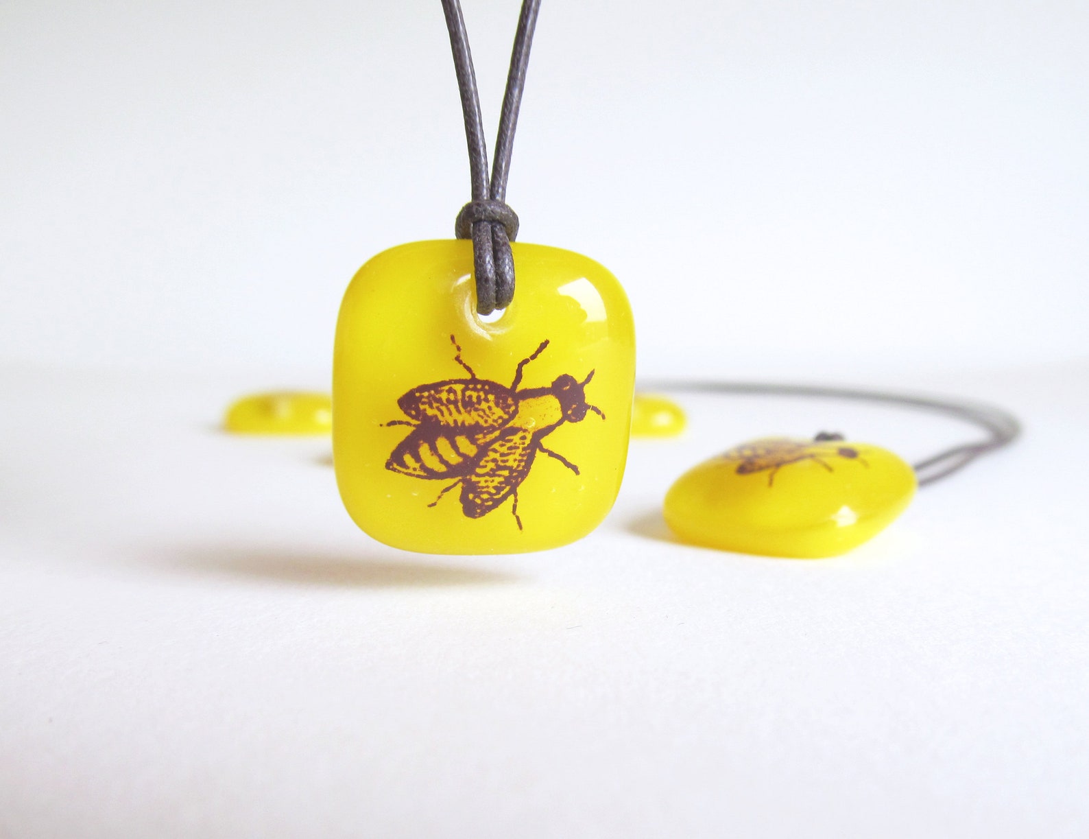 Honey Bee Necklace, Beekeeper Bee Lover Gift, Bee Charm Necklace ...