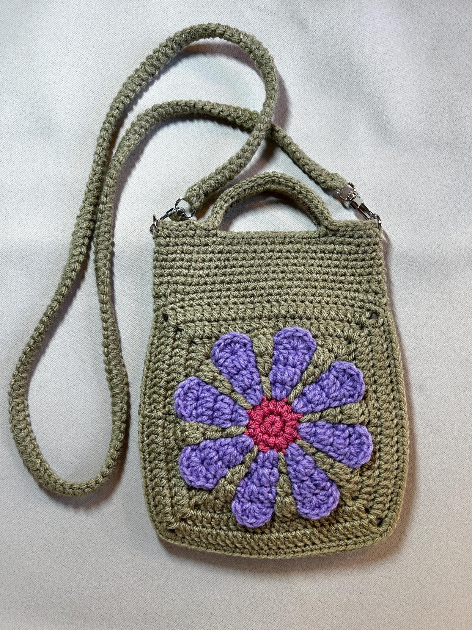 Pretty Retro Daisy Granny Square Phone Bag - Etsy