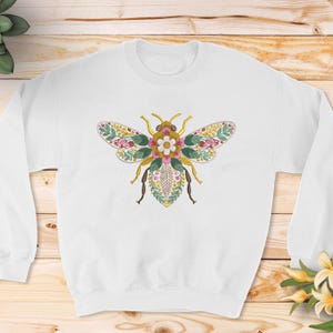 Bee Floral Embroidery Design, Detailed Flower Bee Machine Pattern ...