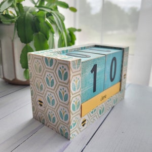 Perpetual Wooden Block Calendar Wood Desk Decor Sweet Honey Bees on ...