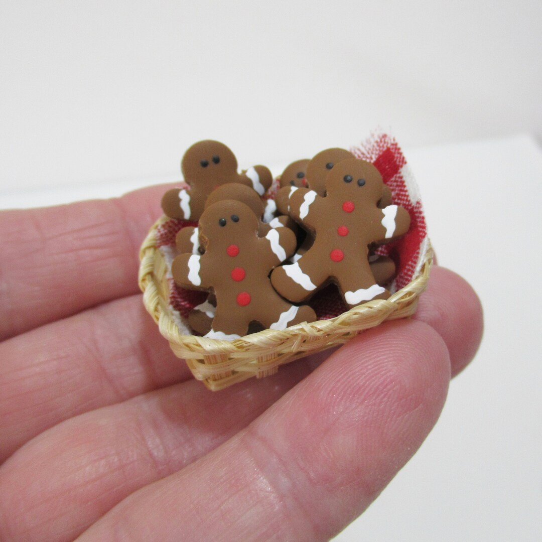 6 Miniature Gingerbread Men in a Rectangle Basket - Etsy