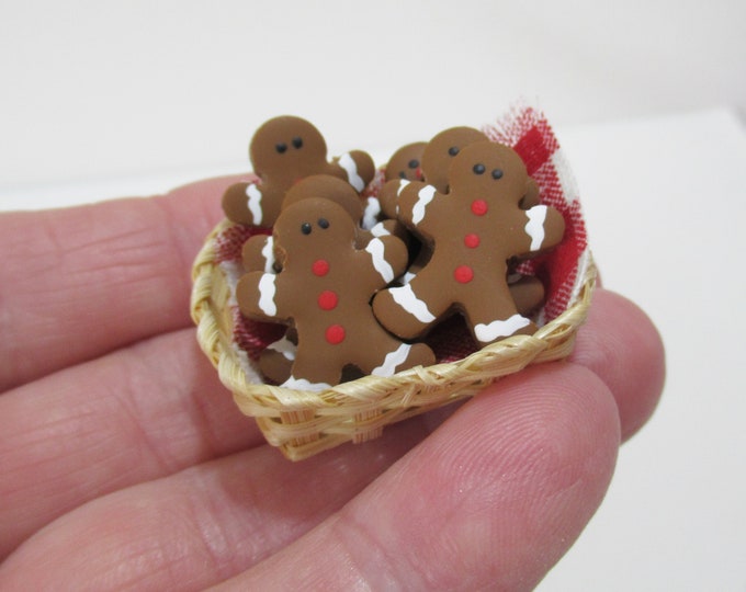6 Miniature Gingerbread Men in a Rectangle Basket - Etsy