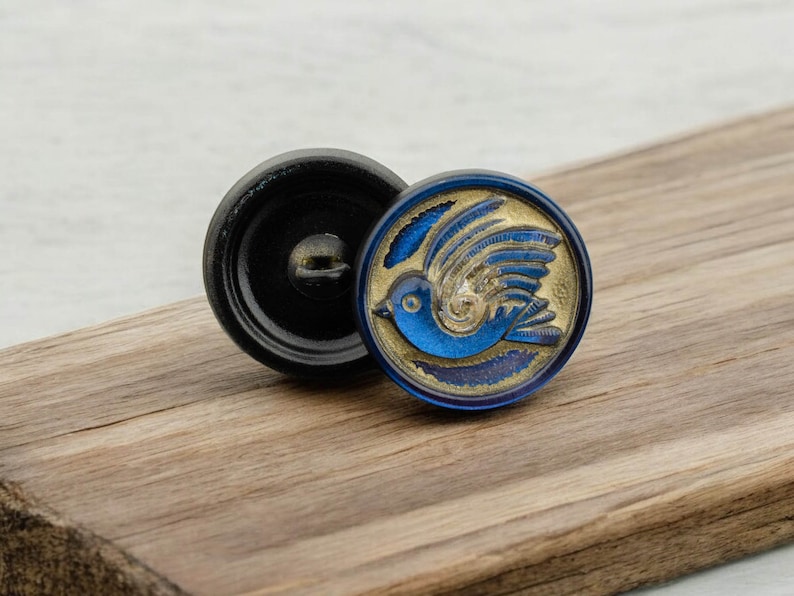 Bird Button - Czech Glass Buttons - Shank Buttons - Artisan Button ...