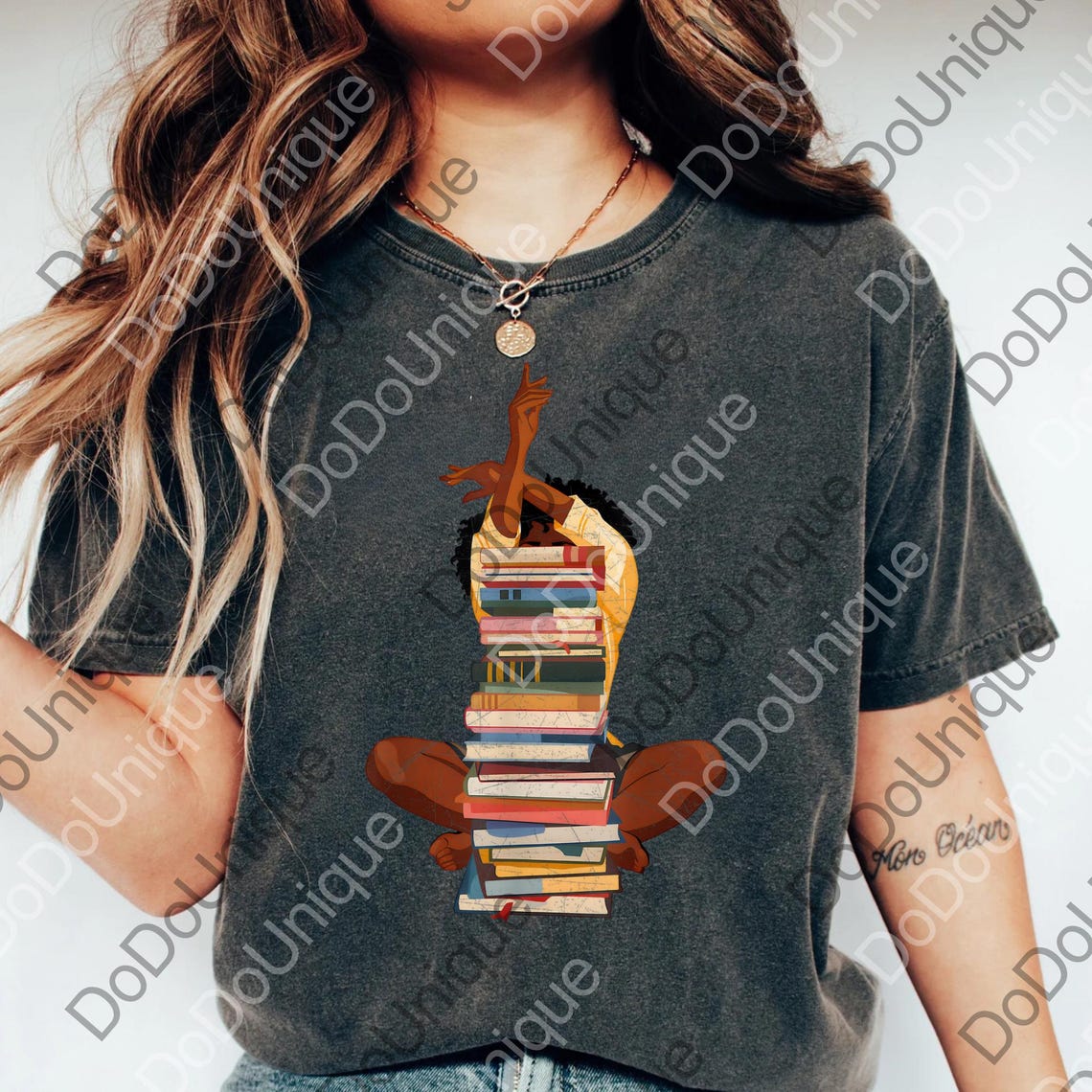 Black Woman and Books Stack Afro Girl Book Lover Png, Black Queen ...