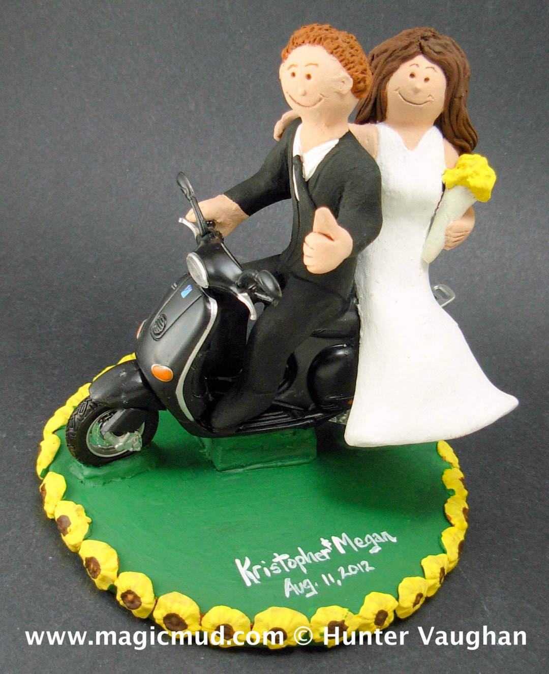 Scooter Riding Bride and Groom Wedding Cake Topper, Vespa Wedding Cake ...