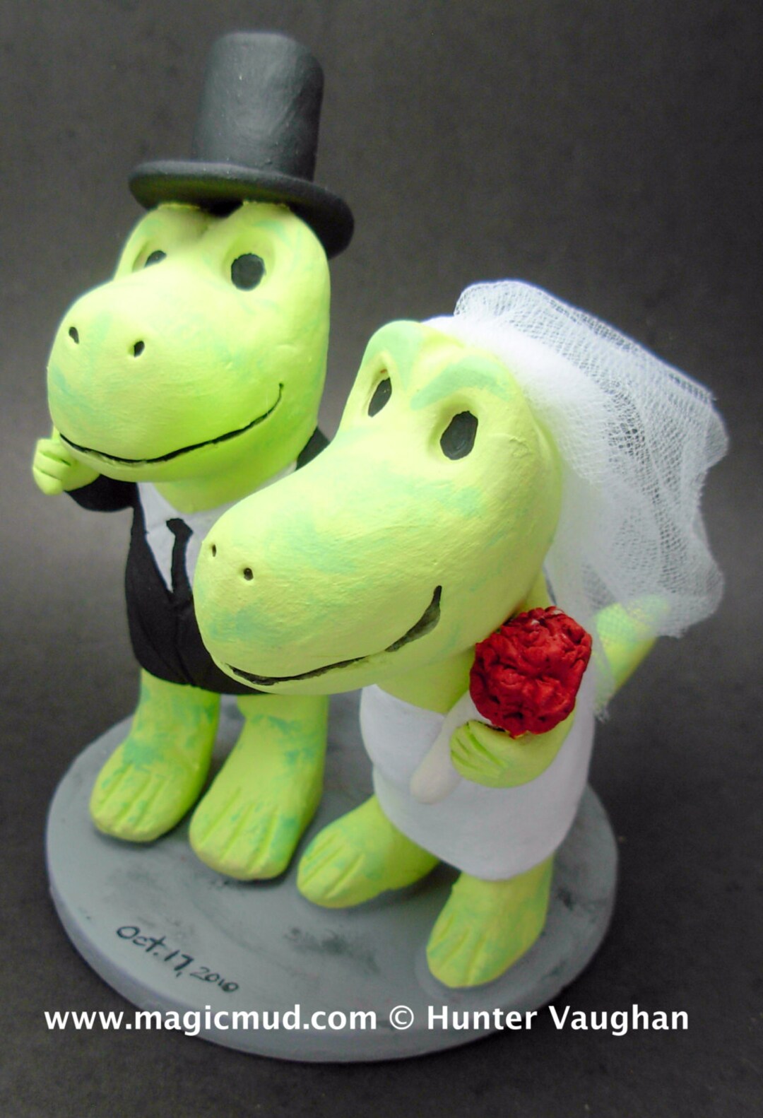 Cute Dinosaurs Wedding Cake Topper, Dino Bride and Groom Wedding Cake ...