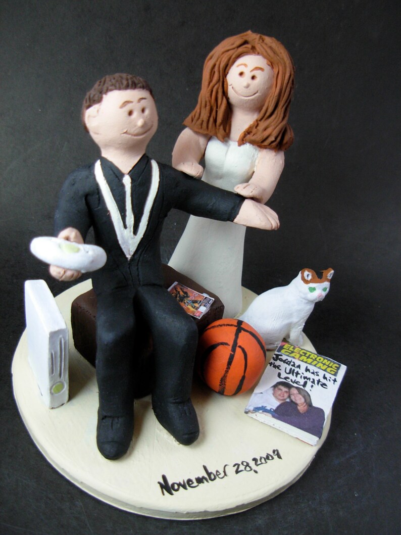 Dungeon and Dragon Board Game Players Wedding Cake Topper - Geeks ...