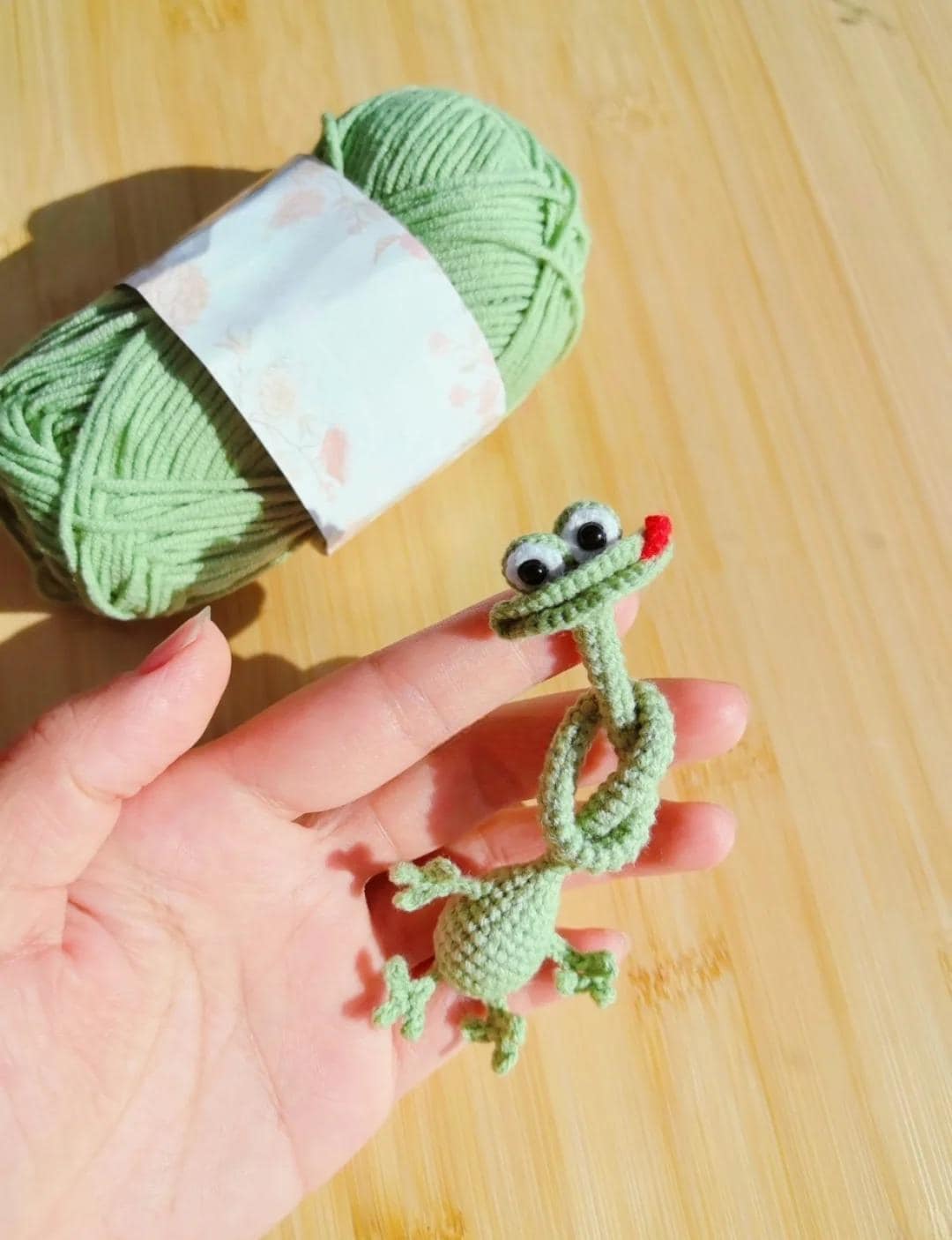 Long Necked Lizard Crochet Pattern - Funny Lizard Bag Charm Amigurumi ...